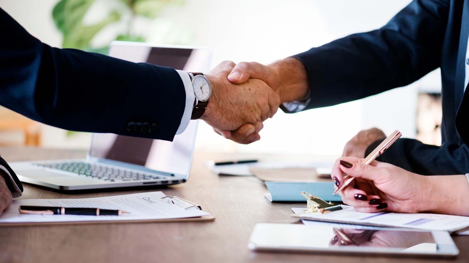 Survey: 64% of applicants are better on paper than in person